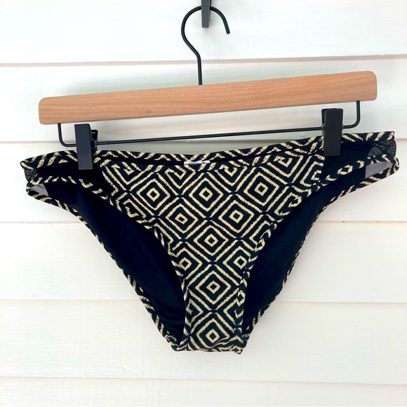 Mossimo Supply Co. | Swim | Mossimo Black And Ivory Bikini Bottoms ...